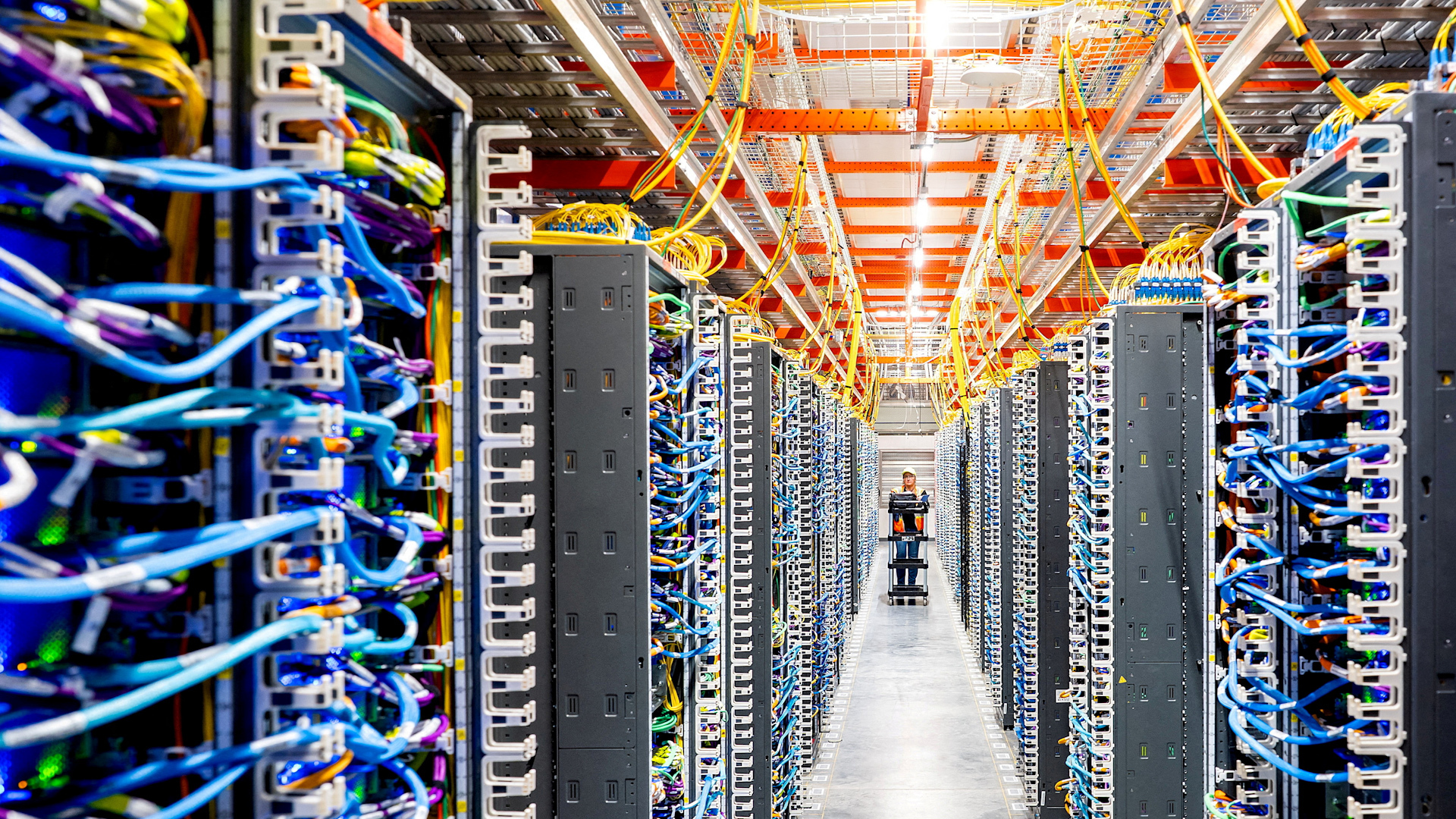 RAMpocalypse Hits Global Tech: AI-Driven Surge in Memory Chip Demand ...