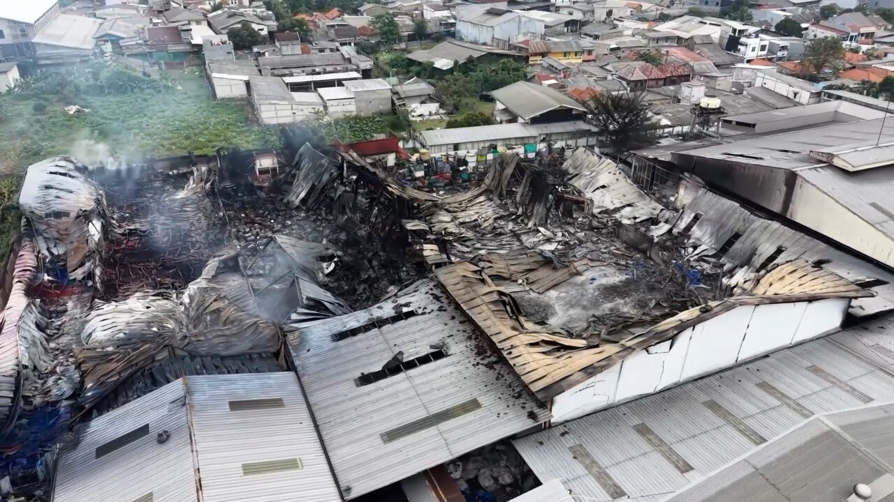 Massive Fire Devastates Sandal Factory in Tangerang, Indonesia ...